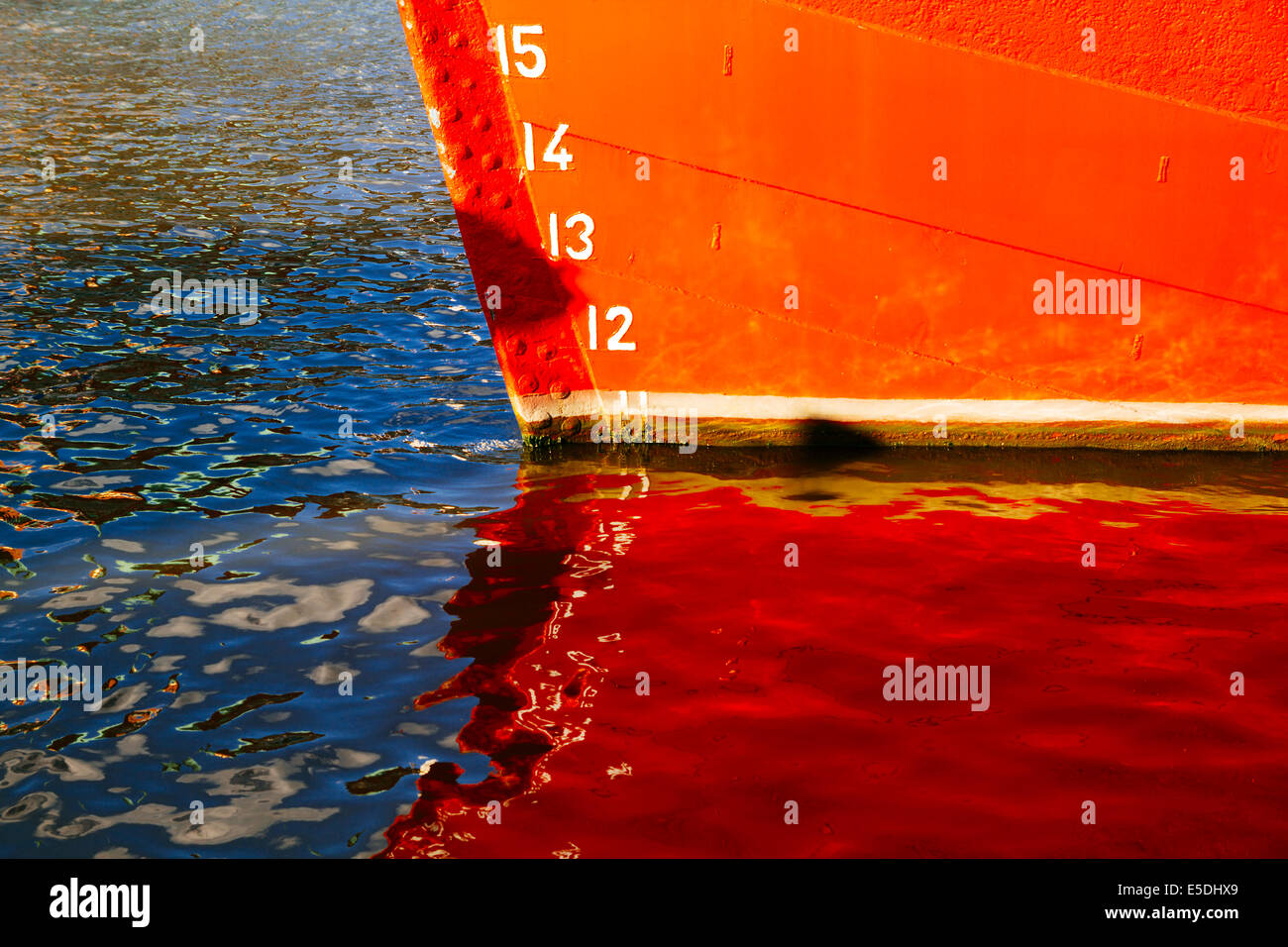 Ship scale hi-res stock photography and images - Alamy
