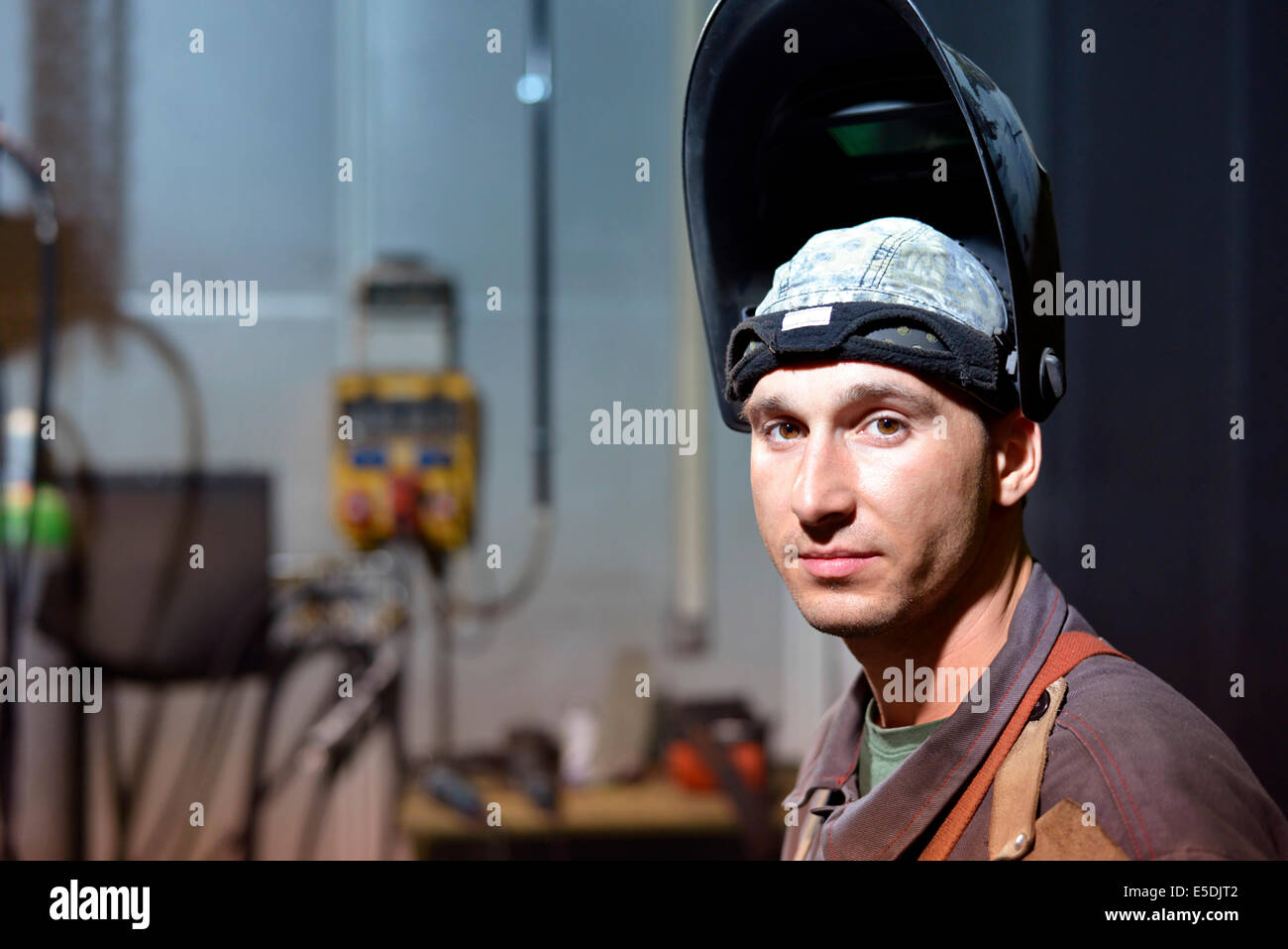 Portrait of a welder Stock Photo - Alamy
