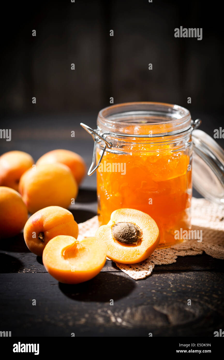 Apricots prunus armeniaca hi-res stock photography and images - Alamy