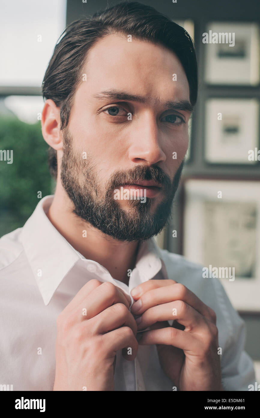 Portrait collar hi-res stock photography and images - Alamy