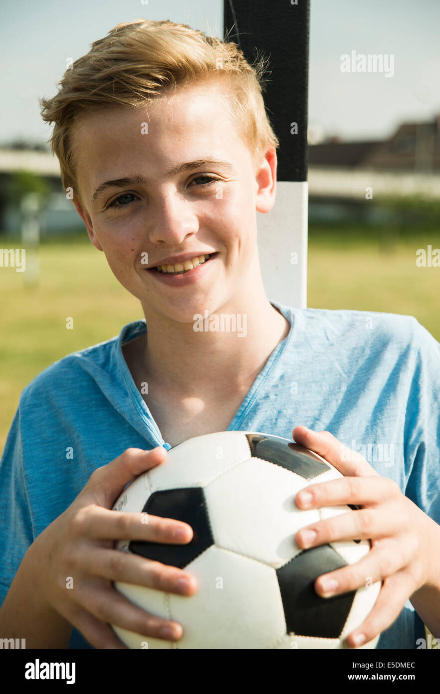Germany, Mannheim, Teenage boy Stock Photo - Alamy