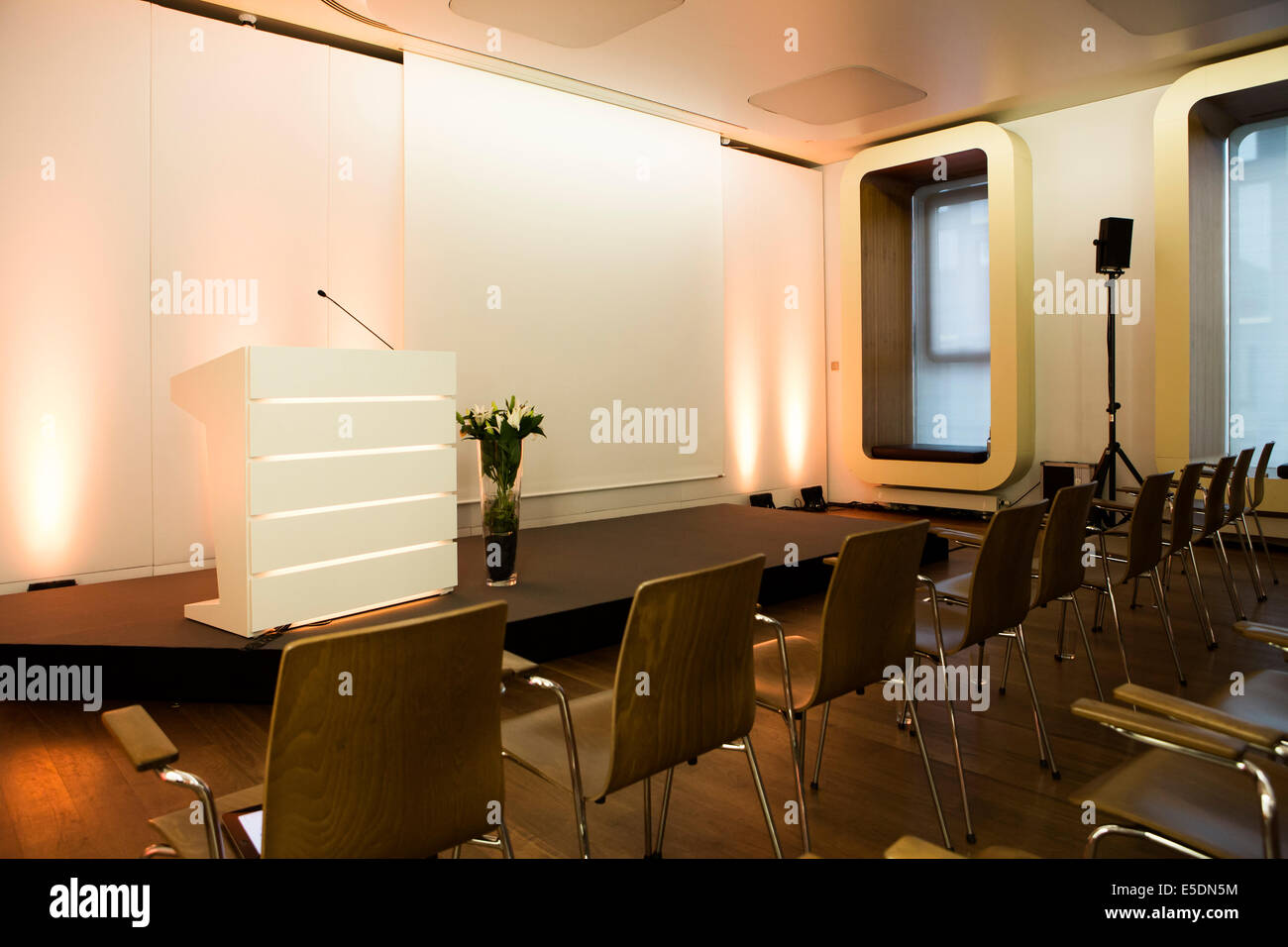 Empty podium auditorium hi-res stock photography and images - Alamy