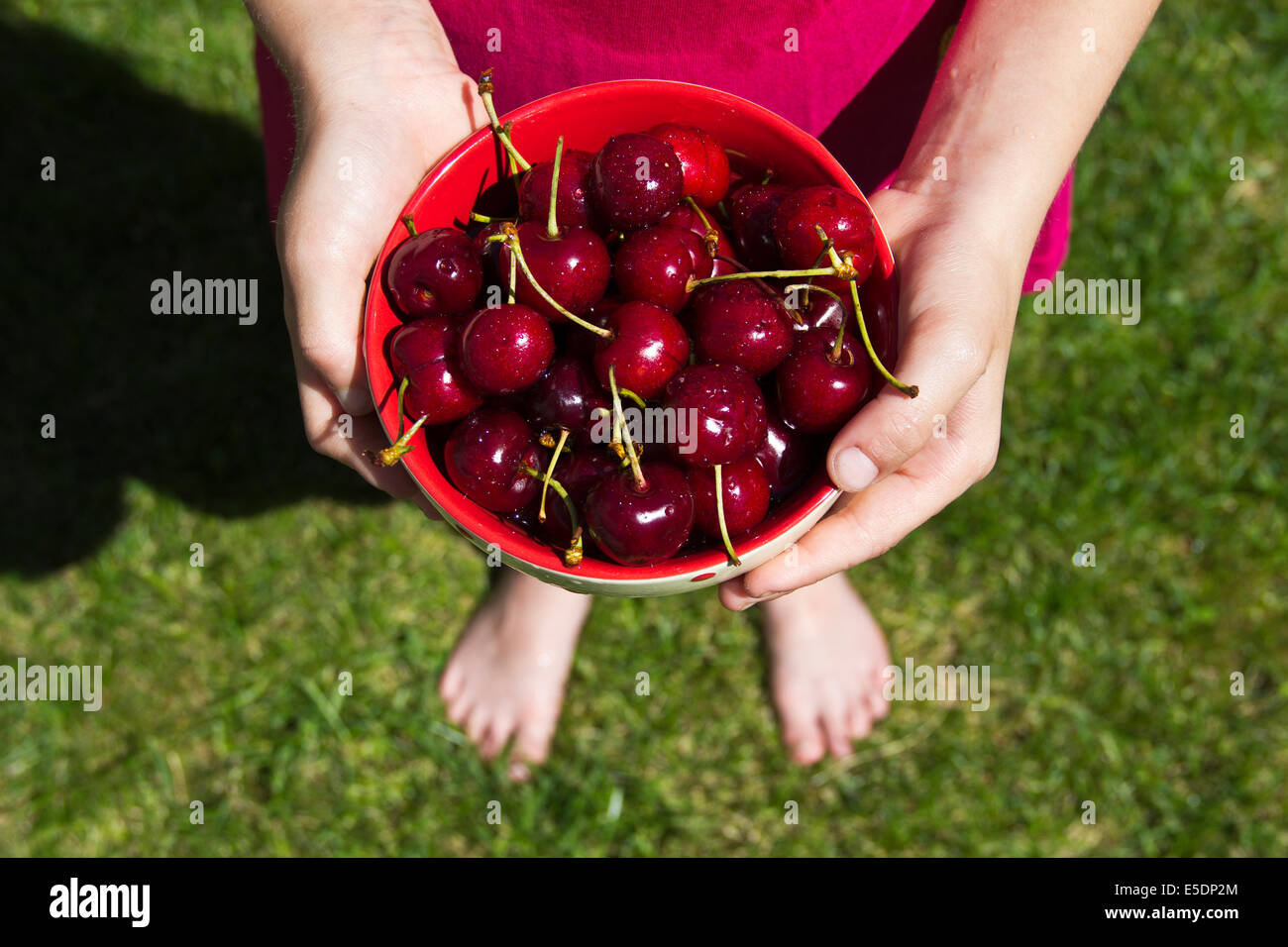 6 7 years girl foot hi-res stock photography and images - Alamy