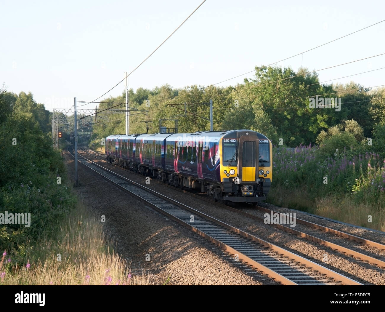 Edinburgh to manchester train hi-res stock photography and images - Alamy