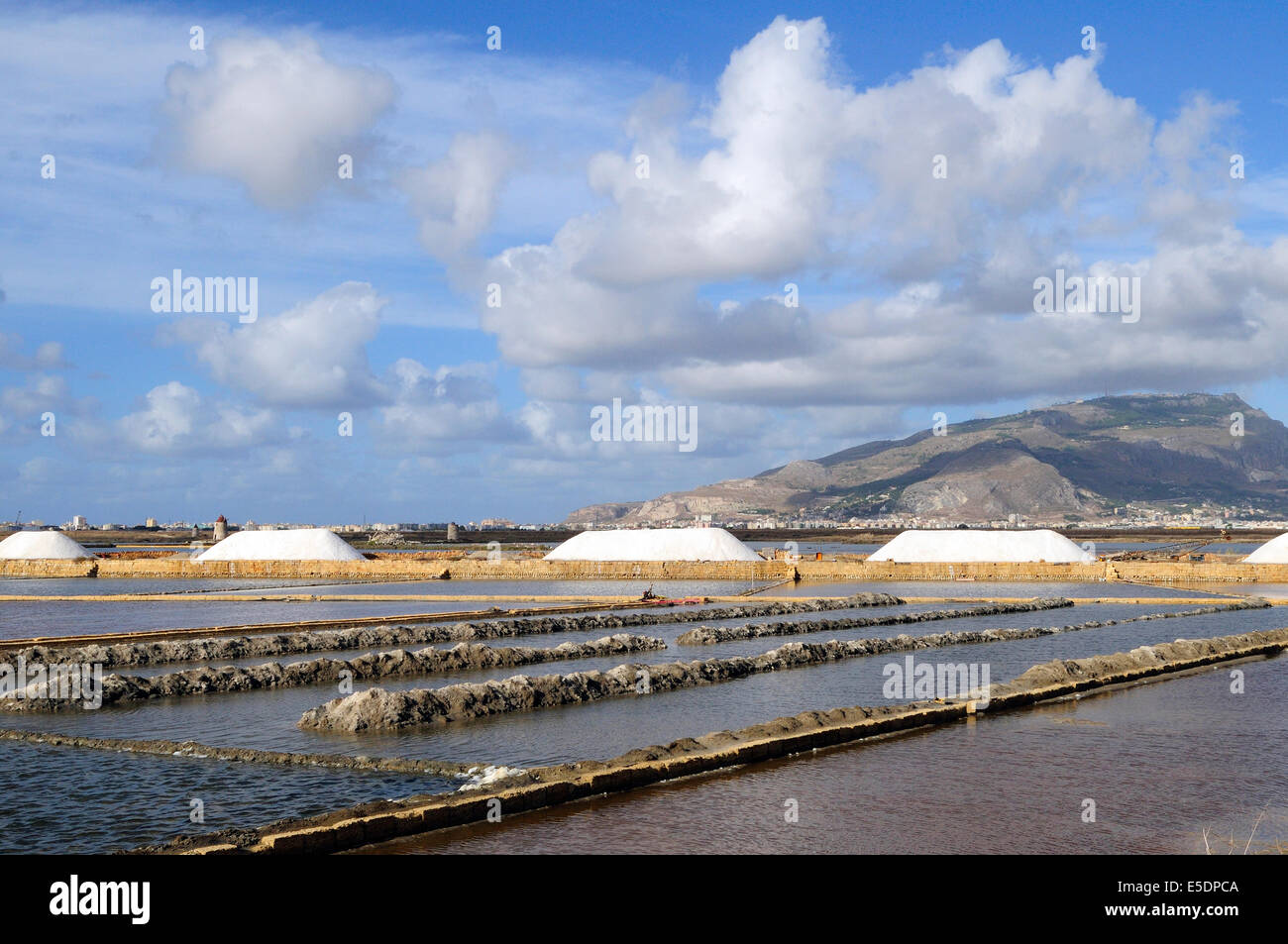 Saline sicily erice water salt hi-res stock photography and images - Alamy