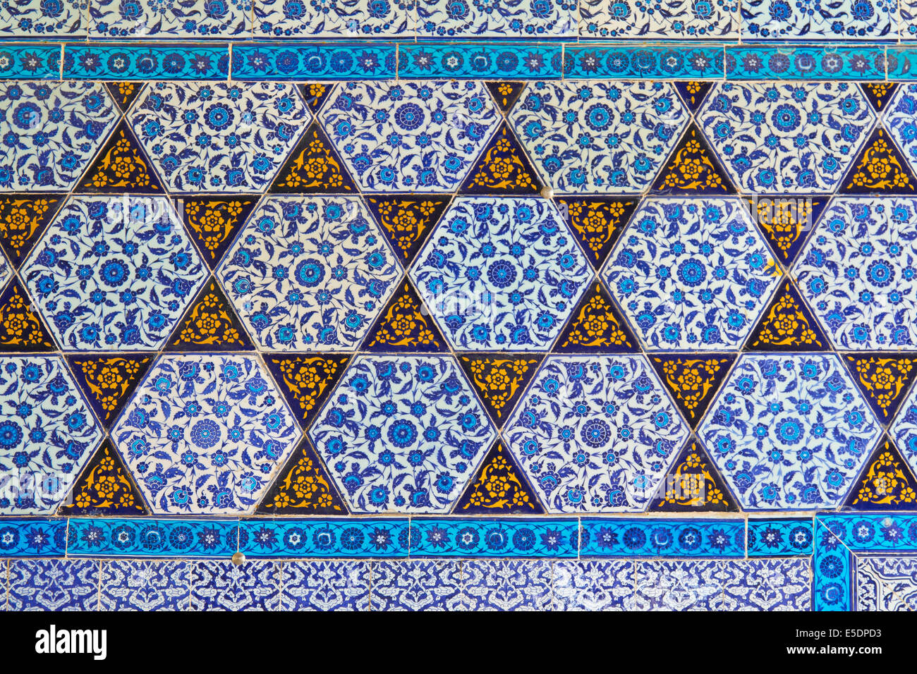 Handmade Traditional Turkish Blue Tile Wall Stock Photo - Alamy