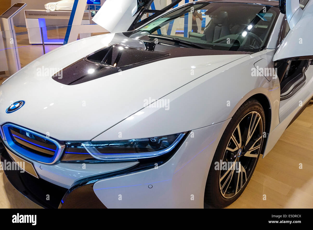 Bmw i8 sports car hi-res stock photography and images - Alamy