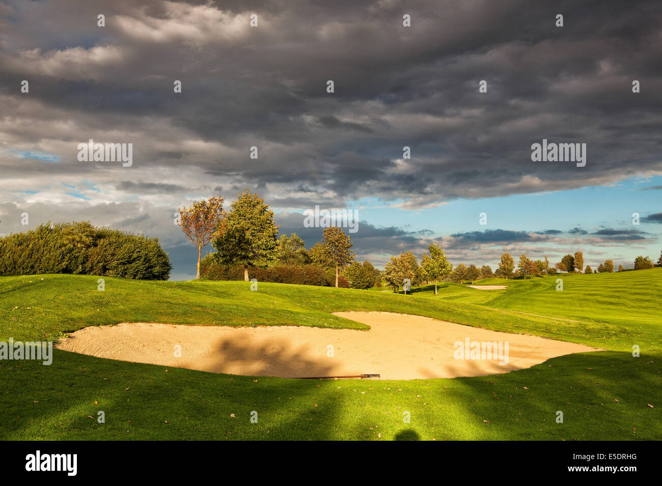Golf course sunset cart hi-res stock photography and images - Alamy