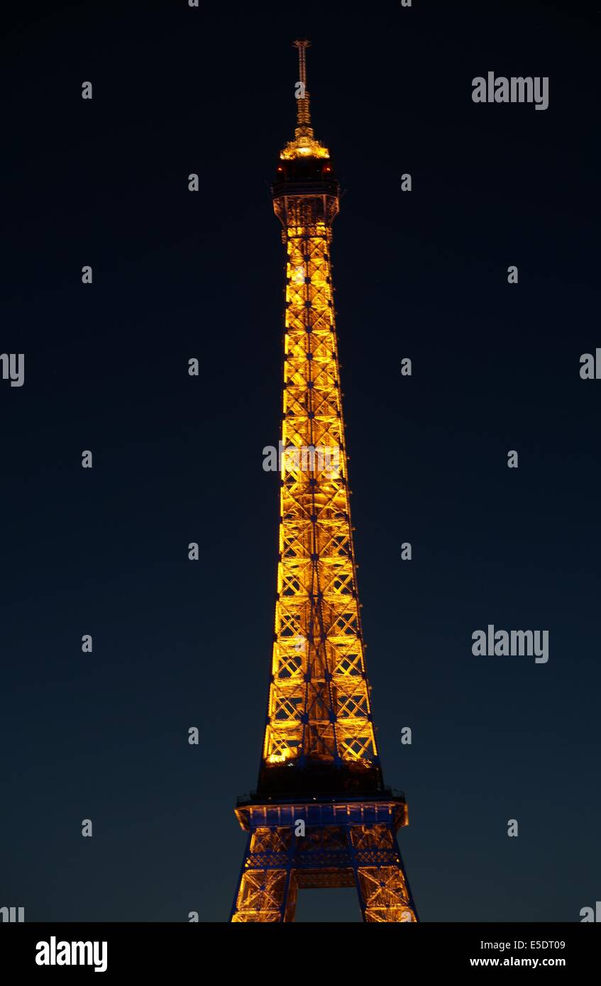 Lit yellow lights hi-res stock photography and images - Alamy