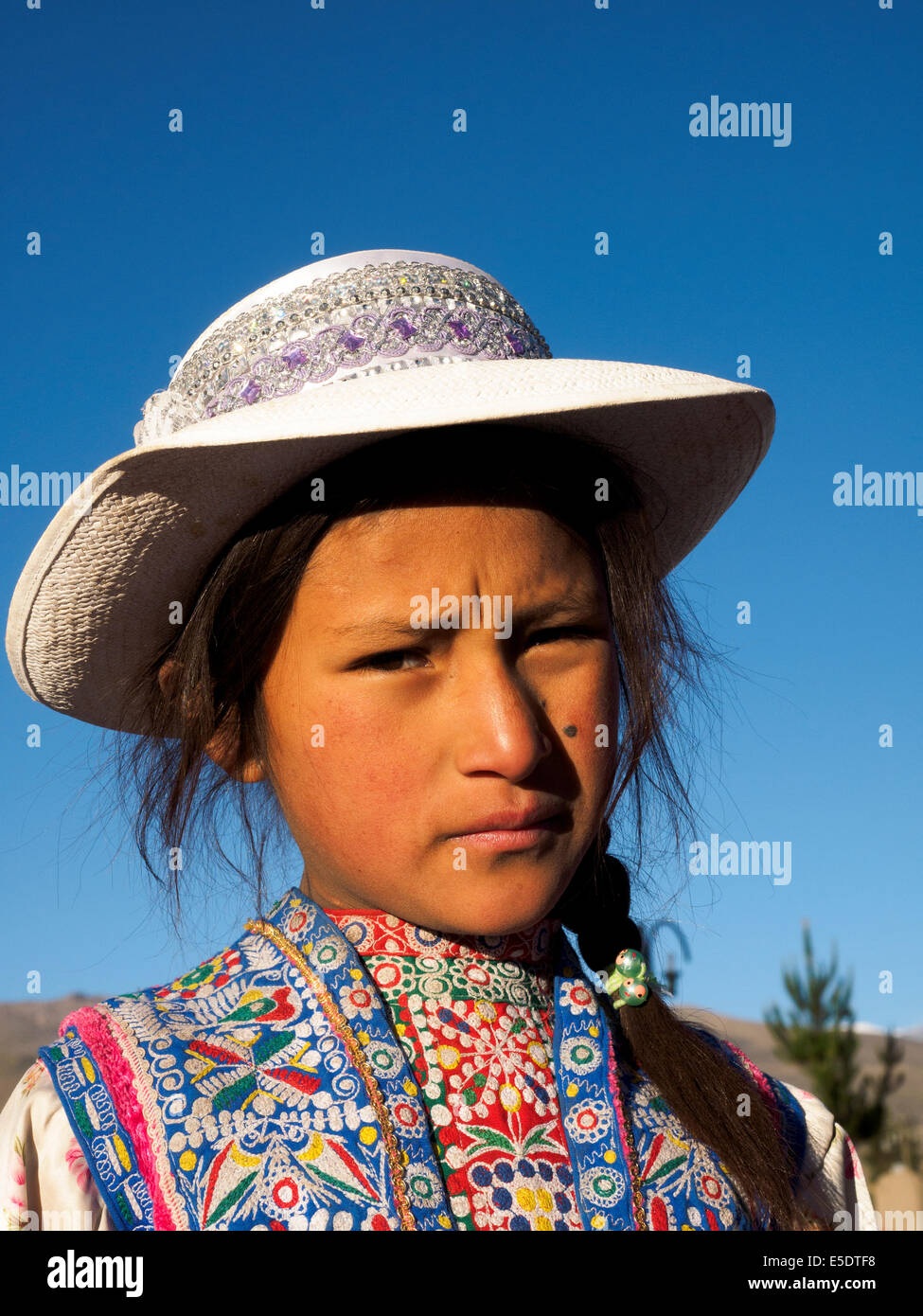 Peru portrait girl hi-res stock photography and images - Alamy