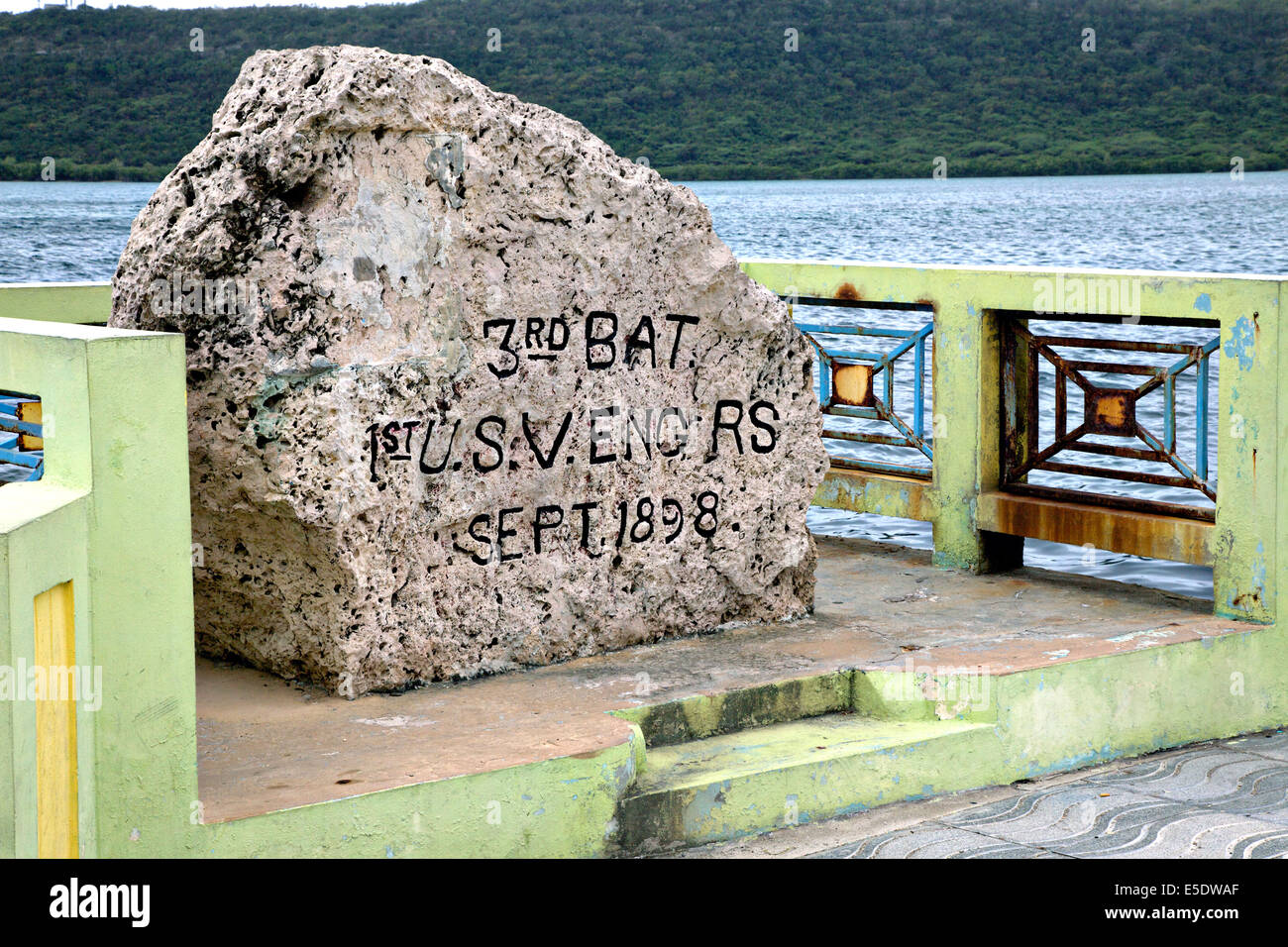Commemorative stone placed by the Daughters of the American Revolution ...