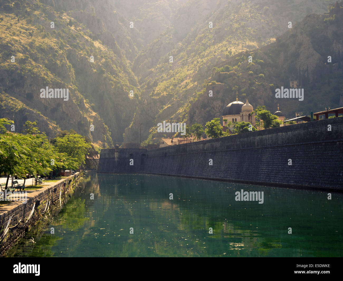 Medieval city fortification hi-res stock photography and images - Alamy