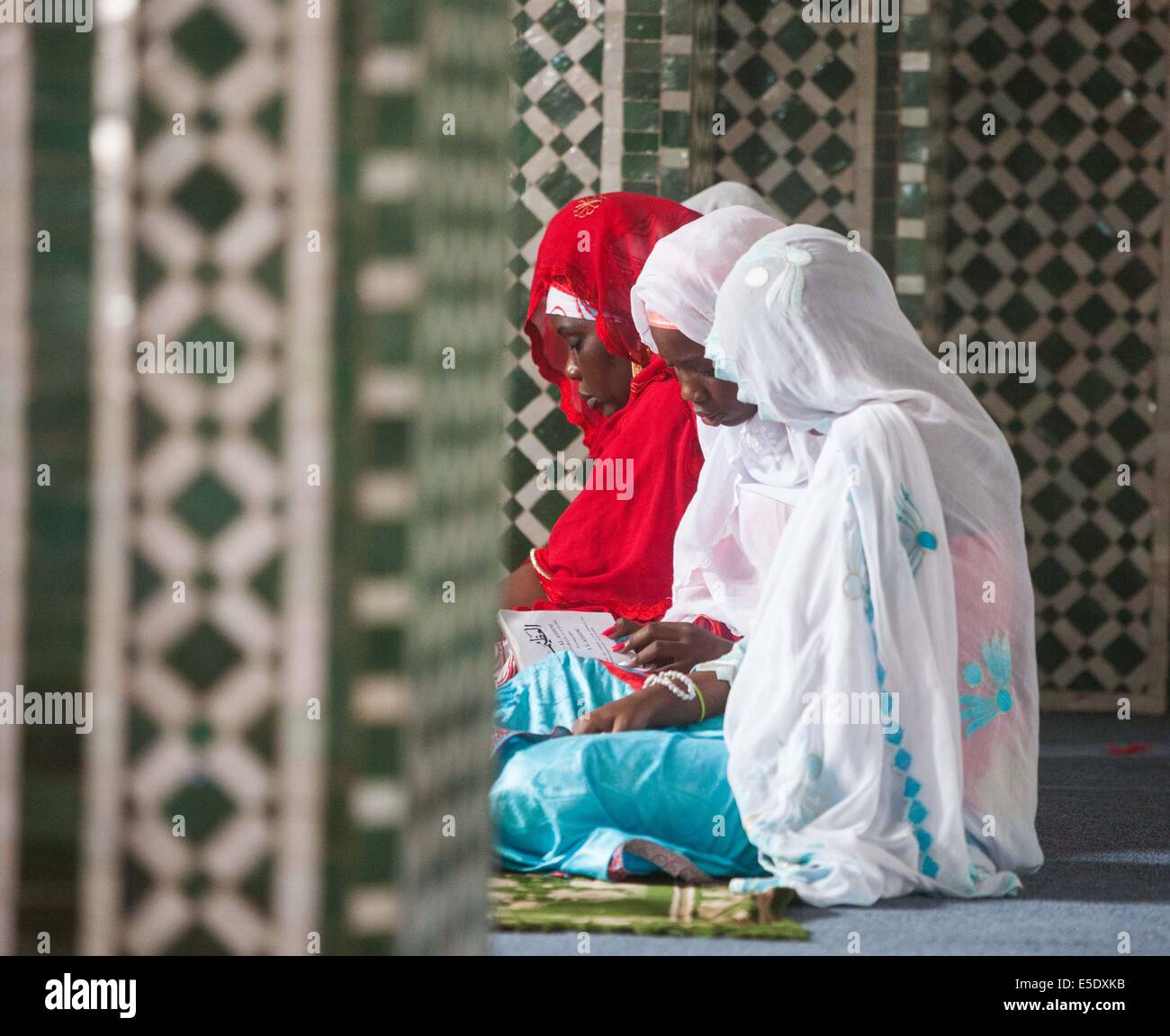 Dakar, Senegal. 29th July, 2014. Senegalese Muslims offer prayers to ...