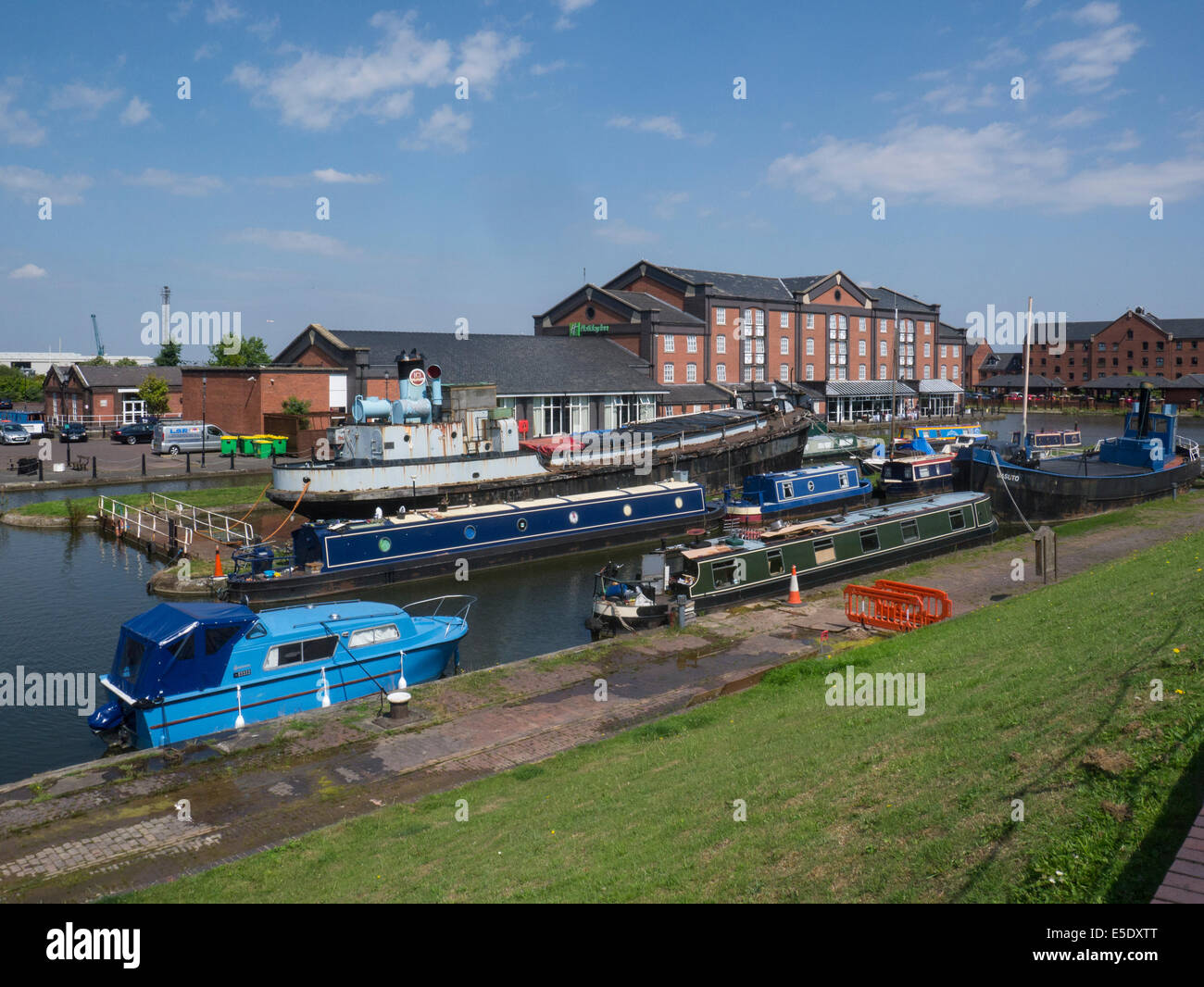 Raddle wharf hi-res stock photography and images - Alamy