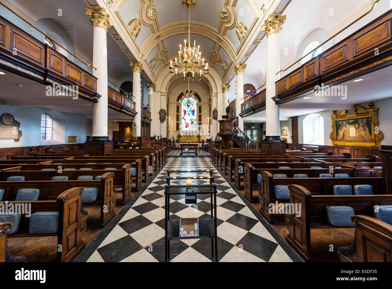 The interior of St Botolph-without-Bishopsgate, a Church of England ...