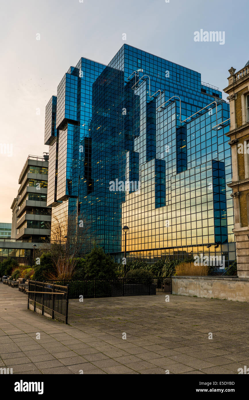 Northern & Shell Building at 10 Lower Thames Street is a landmark ...