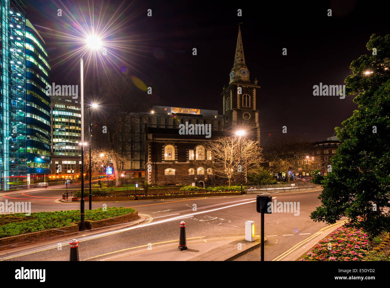 At night with passing traffic, St Botolph's Church, Aldgate, St Botolph ...