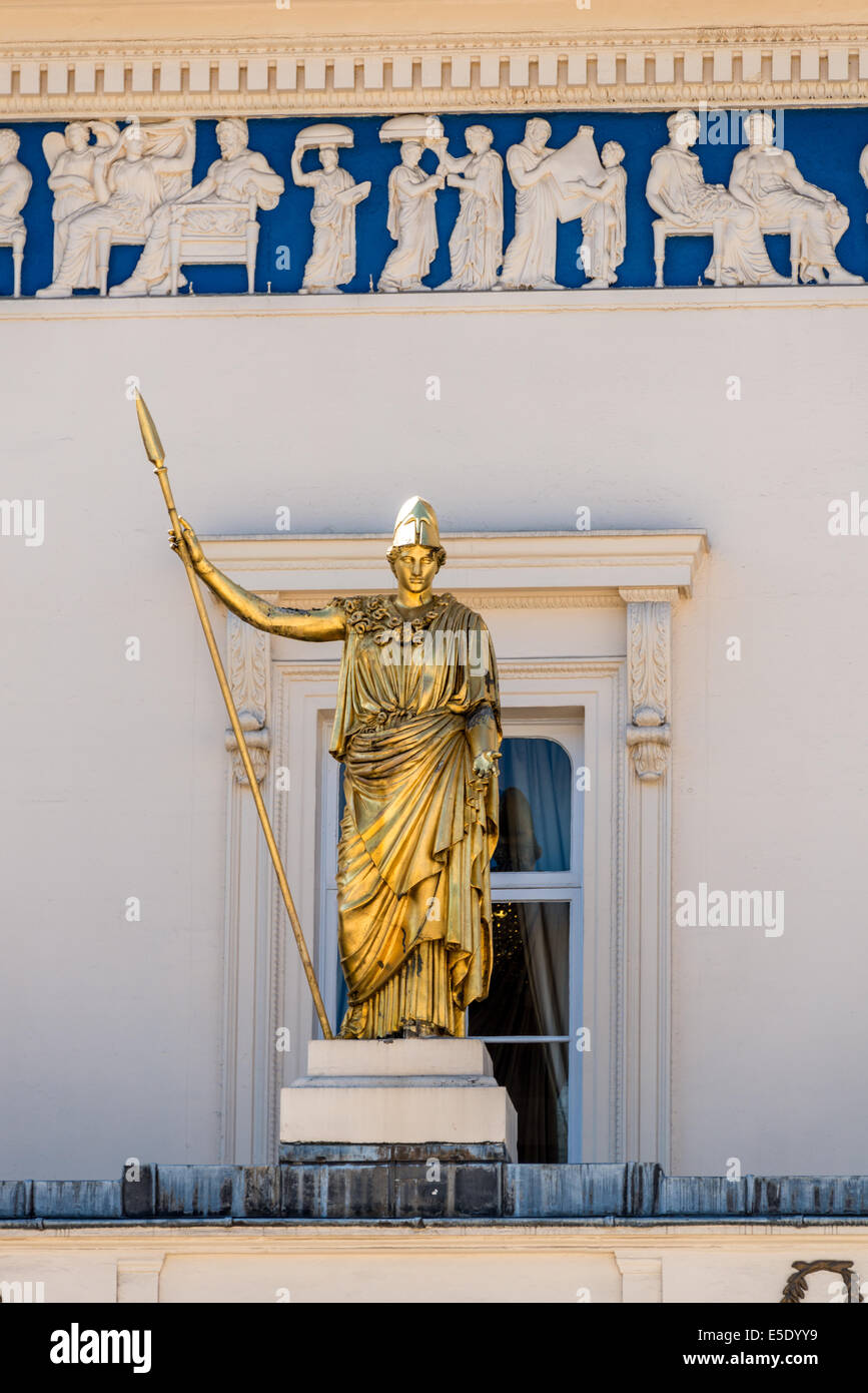 The athenaeum club london hi-res stock photography and images - Alamy
