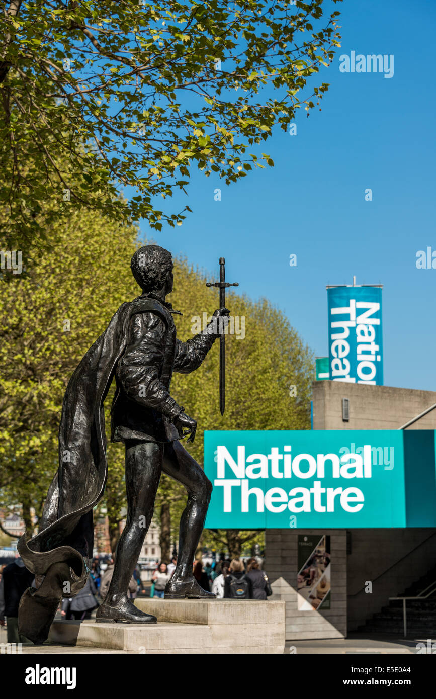 Hamlet shakespeare olivier hi-res stock photography and images - Alamy
