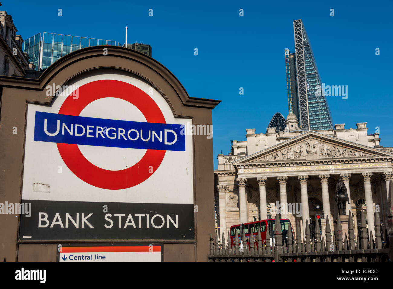 Bank underground victoria street hi-res stock photography and images ...