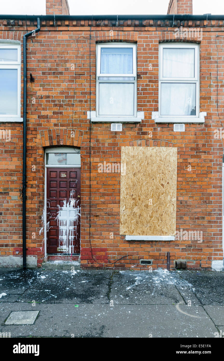 Smashing windows hi-res stock photography and images - Alamy