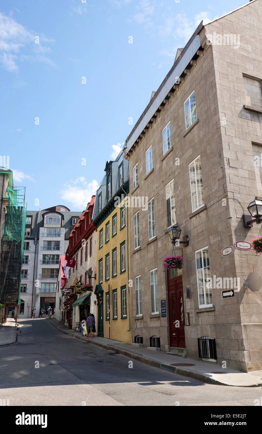 French row houses hi-res stock photography and images - Alamy