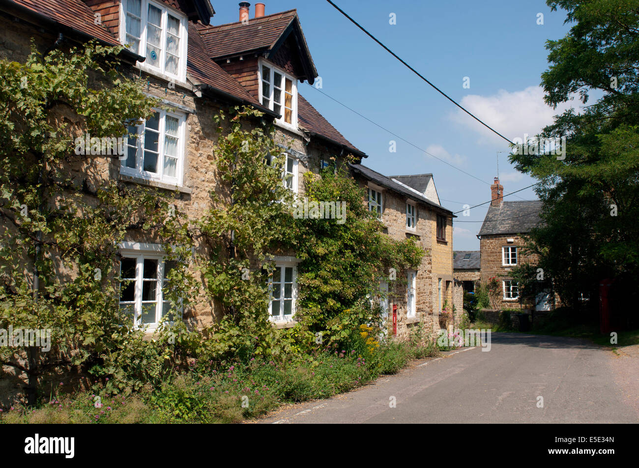 Lower Heyford village, Oxfordshire, England, UK Stock Photo - Alamy