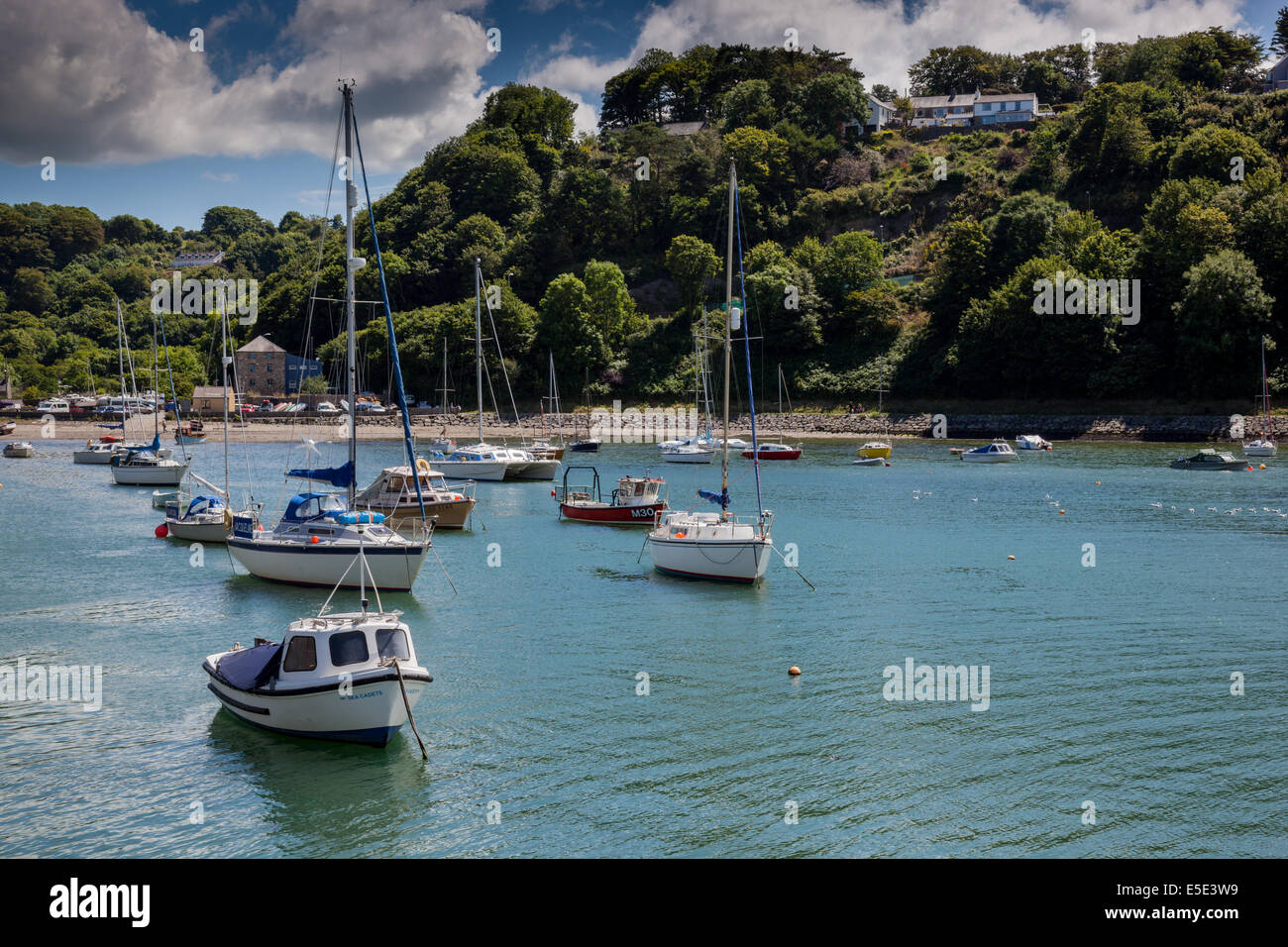 Lower fishguard hi-res stock photography and images - Alamy