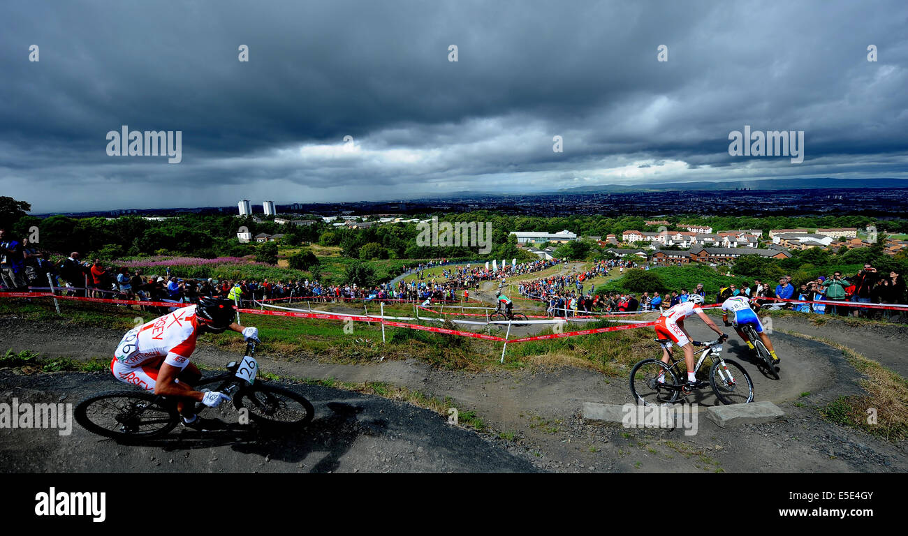 VIEW OVER GLASGOW CYCLING MEN'S MOUNTAIN BIKE CATHKIN BRAES GLASGOW ...