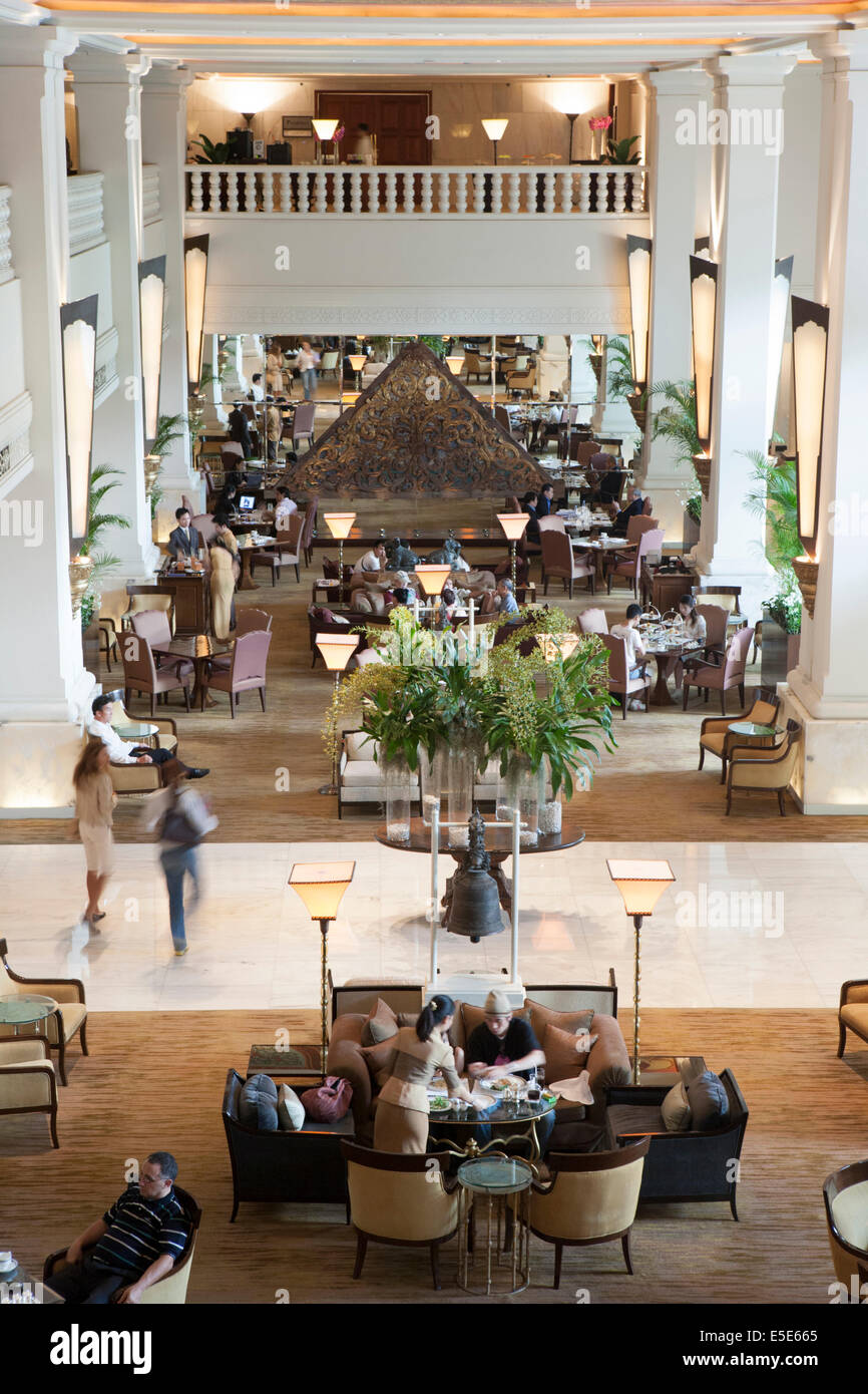 Four Seasons hotel lobby, Bangkok, Thailand Stock Photo - Alamy