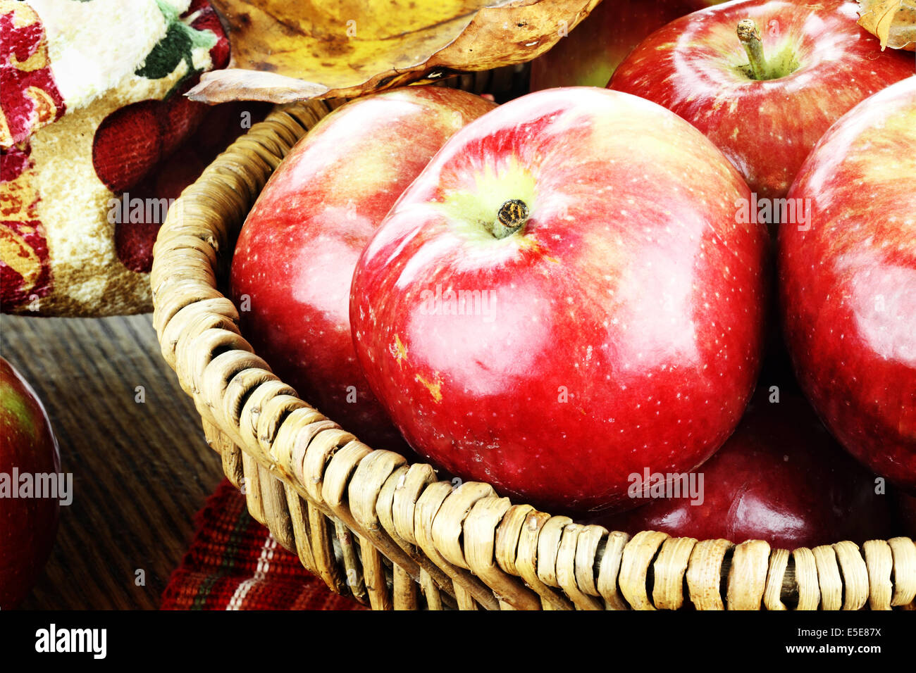Basket bushel apples apple hi-res stock photography and images - Alamy