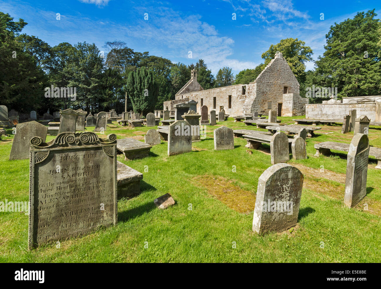 ST.PETER'S KIRK OR CHURCH DUFFUS MORAY THE BURIAL GROUNDS AND MEMORIAL ...
