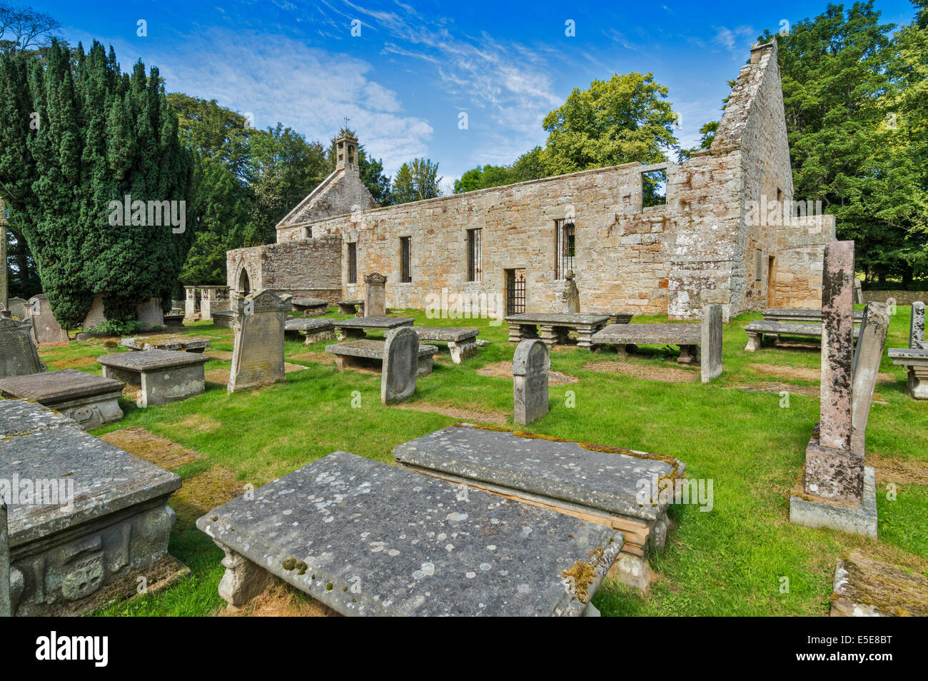 ST.PETER'S KIRK OR CHURCH DUFFUS MORAY THE BURIAL GROUNDS AND TOMBS ...