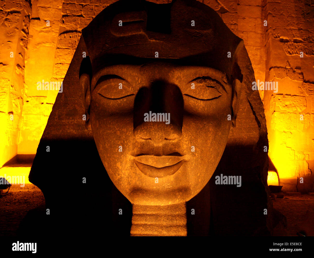 Colossus statue king tutankhamun ruins hi-res stock photography and ...