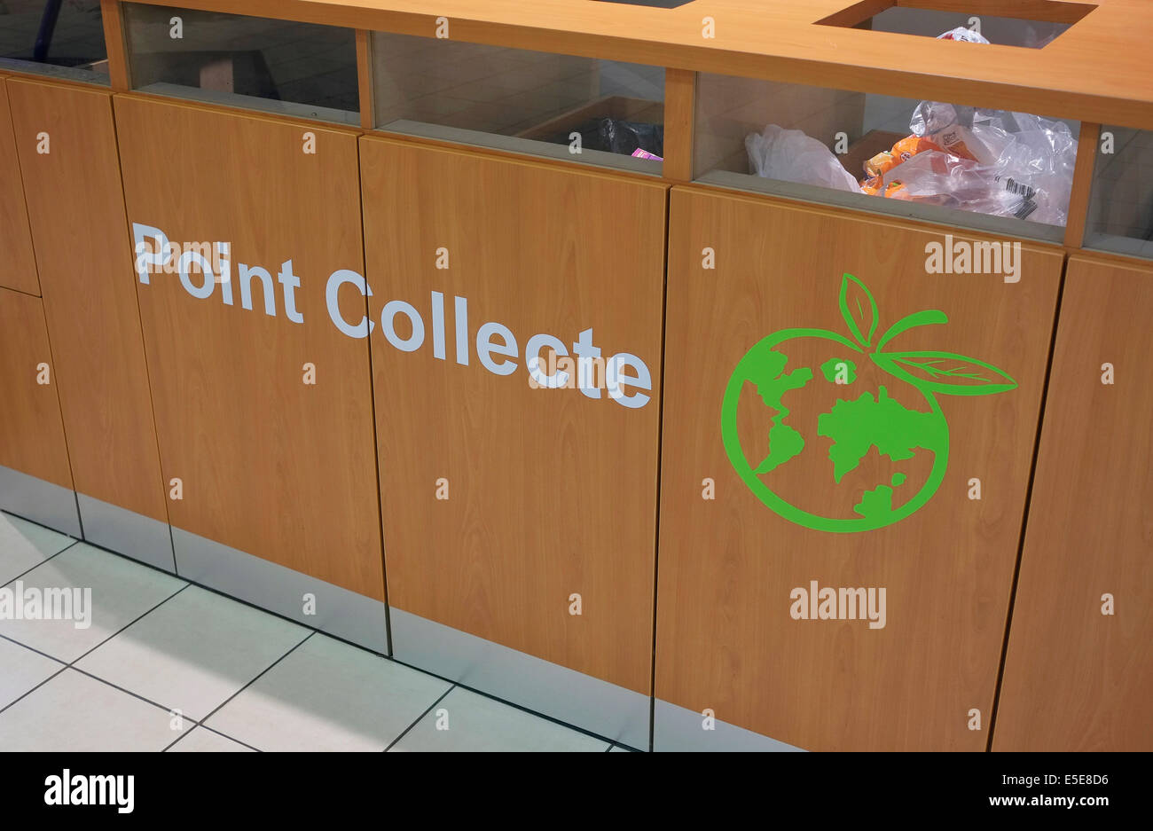 Recycling bins france hi-res stock photography and images - Alamy