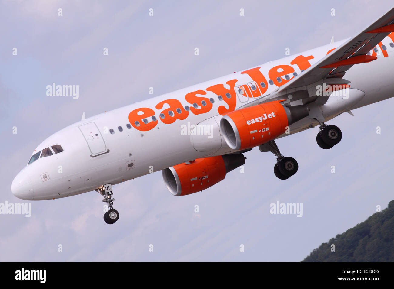 Easyjet Airbus A319 taking off Stock Photo - Alamy