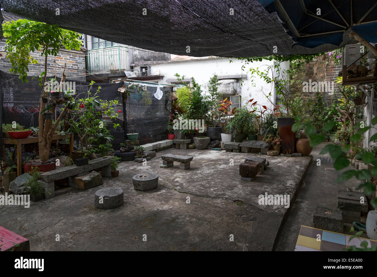 Hong Kong New Territories Lo Wai Walled Village - Tang Clan- backyard ...