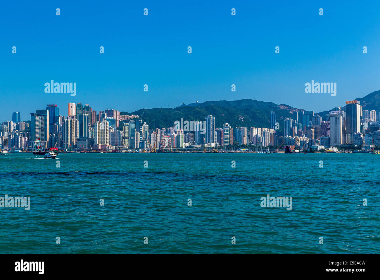 PANORAMIC VIEW OF HONG KONG VIEW FROM KOWLOON Stock Photo - Alamy