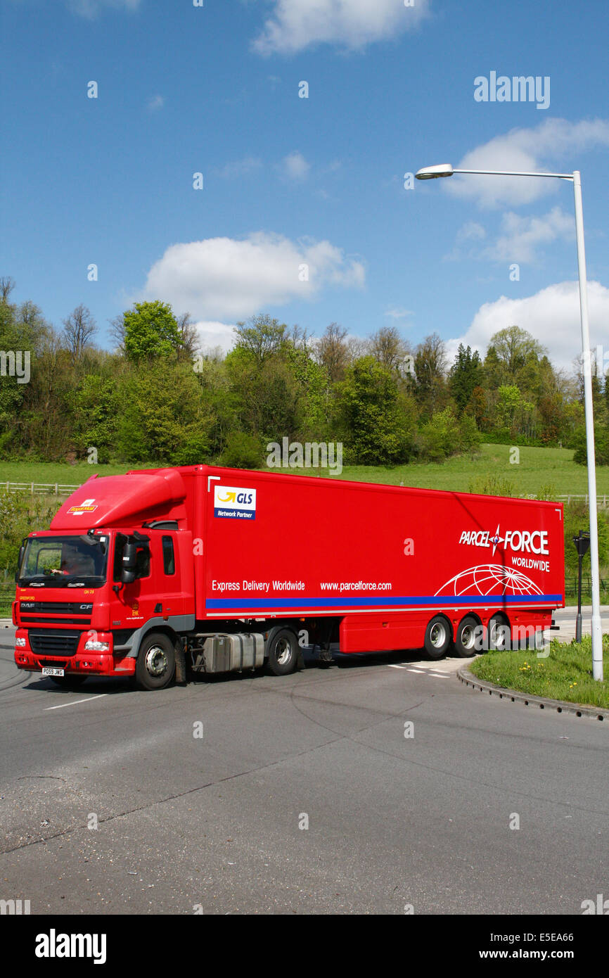 Parcelforce courier vehicle hi-res stock photography and images - Alamy