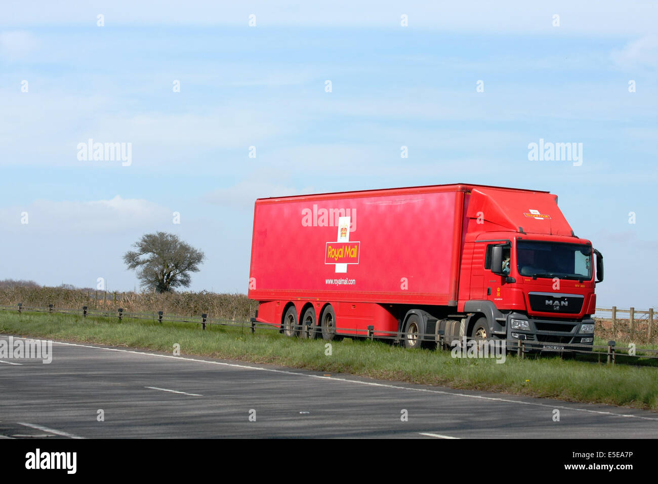 Royal mail truck hi-res stock photography and images - Alamy