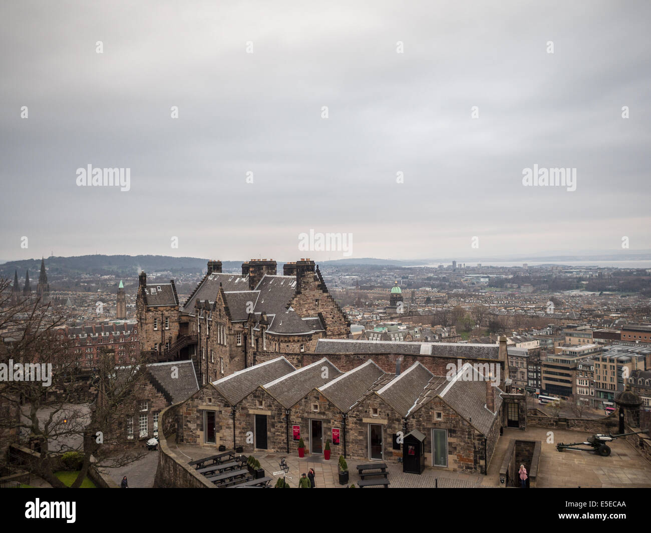 Edinburgh castle landscape hi-res stock photography and images - Alamy