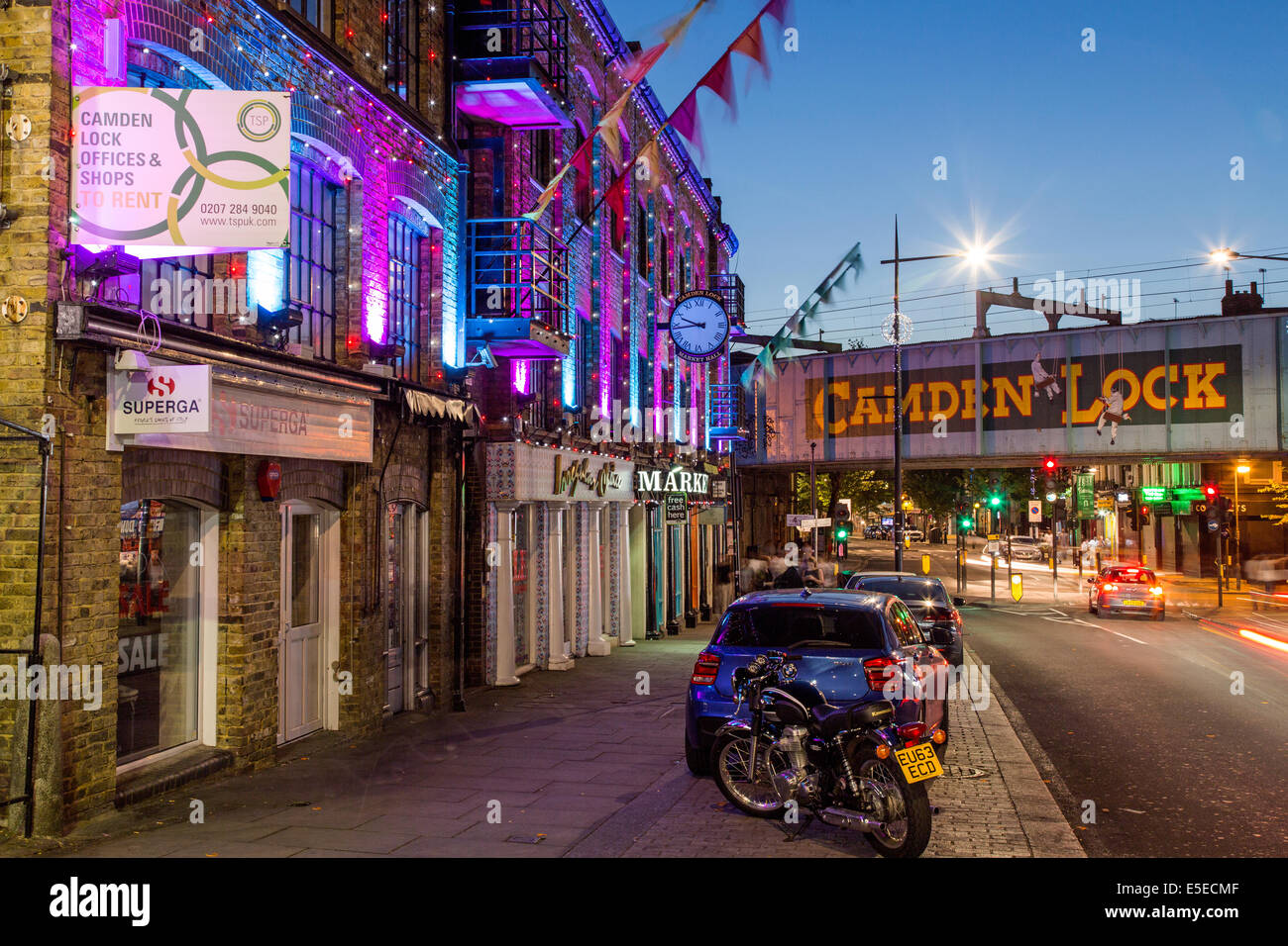 Travel night markets hi-res stock photography and images - Alamy