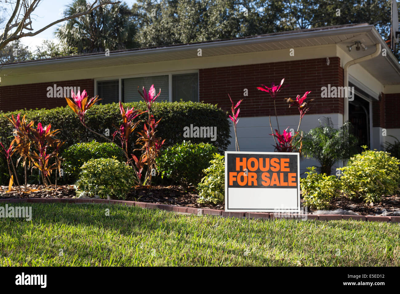Ranch Style House with For Sale Sign on Front Lawn, USA Stock Photo - Alamy