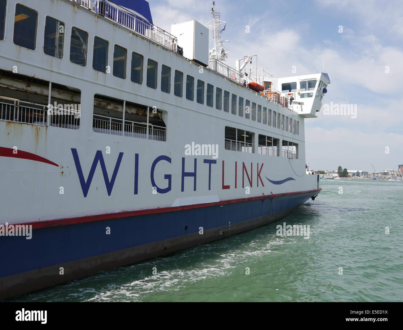 Portsmouth ryde ferry hi-res stock photography and images - Alamy