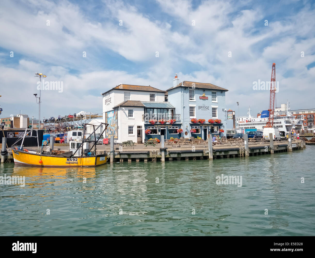 The Bridge Inn at camber docks Old Portsmouth Stock Photo - Alamy