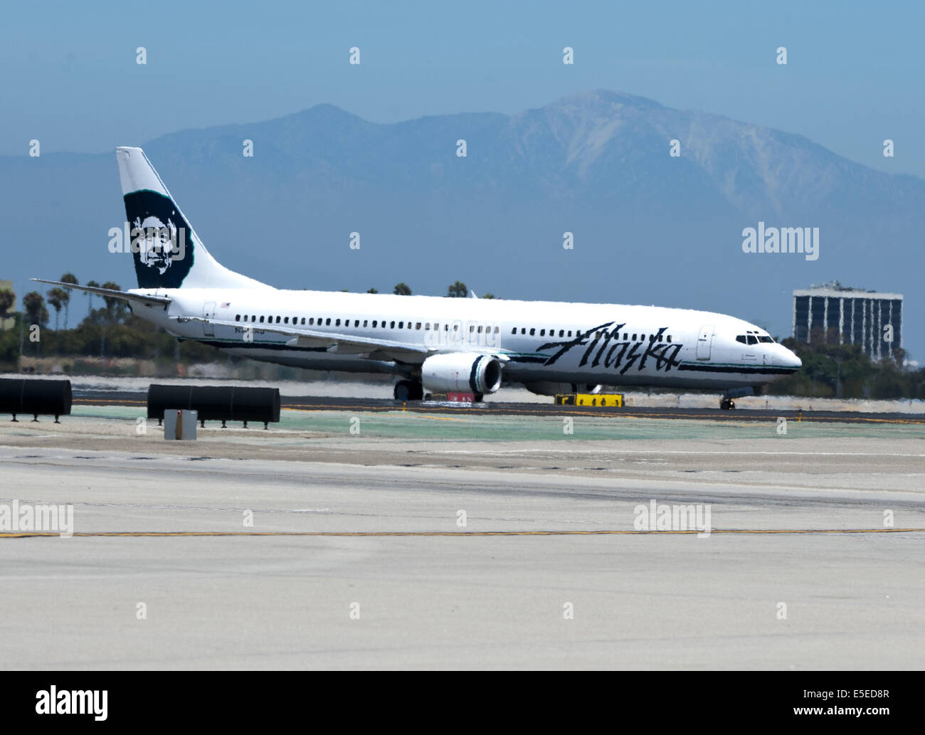 Los Angeles California USA 23rd July 2014 An Alaska Airlines los-angeles-california-usa-23rd-july-2014-an-alaska-airlines