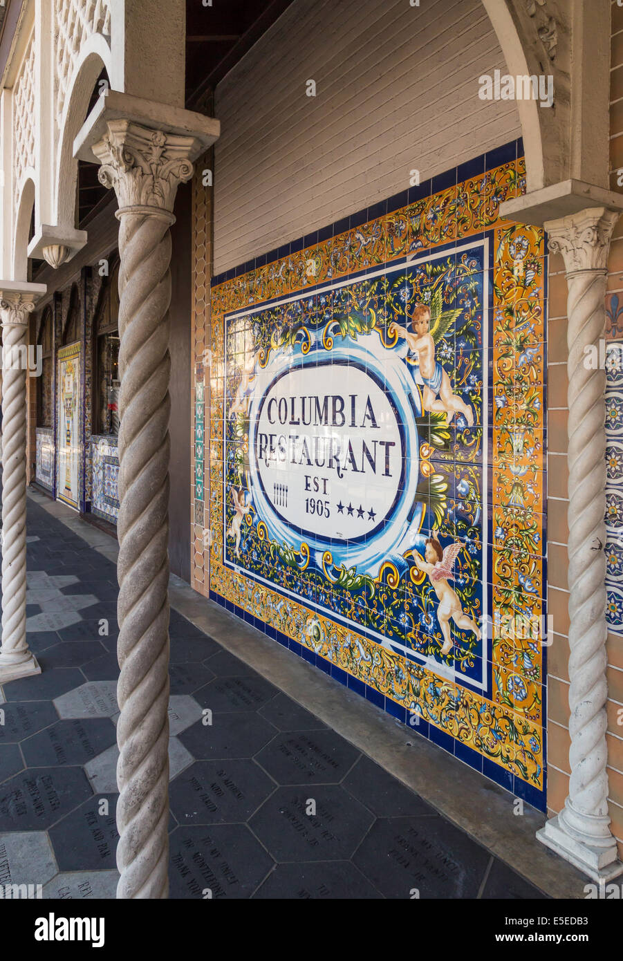Cuban restaurant signage hi-res stock photography and images - Alamy