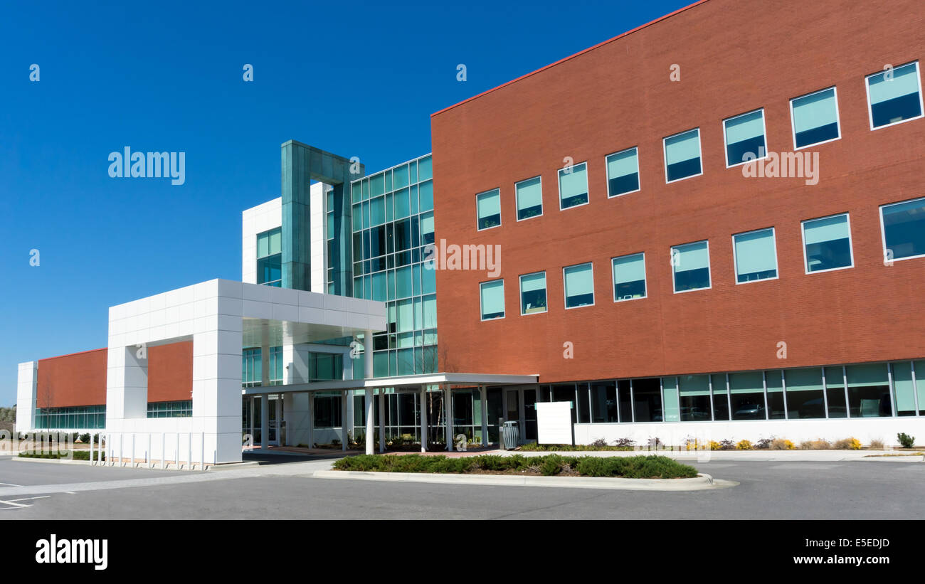 Medical building exterior hi-res stock photography and images - Alamy