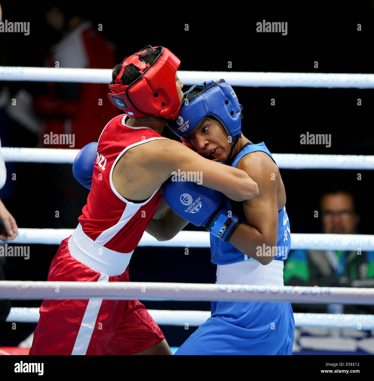 Final round of boxing hi-res stock photography and images - Alamy