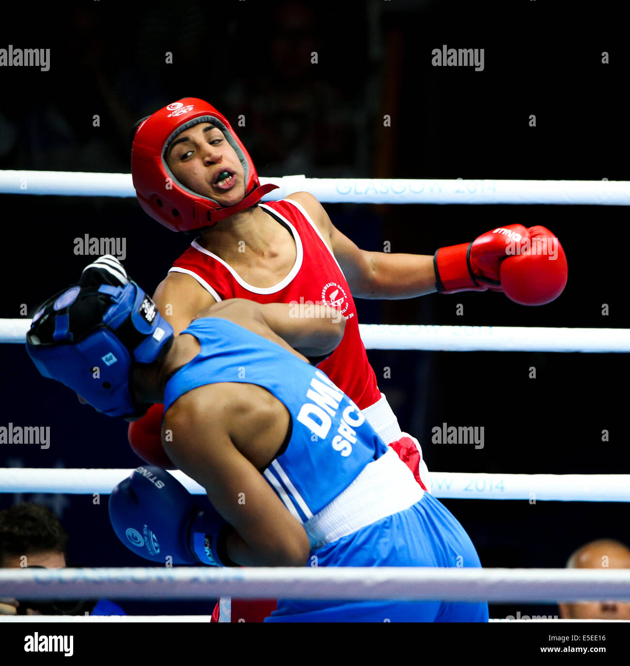 Final round of boxing hi-res stock photography and images - Alamy